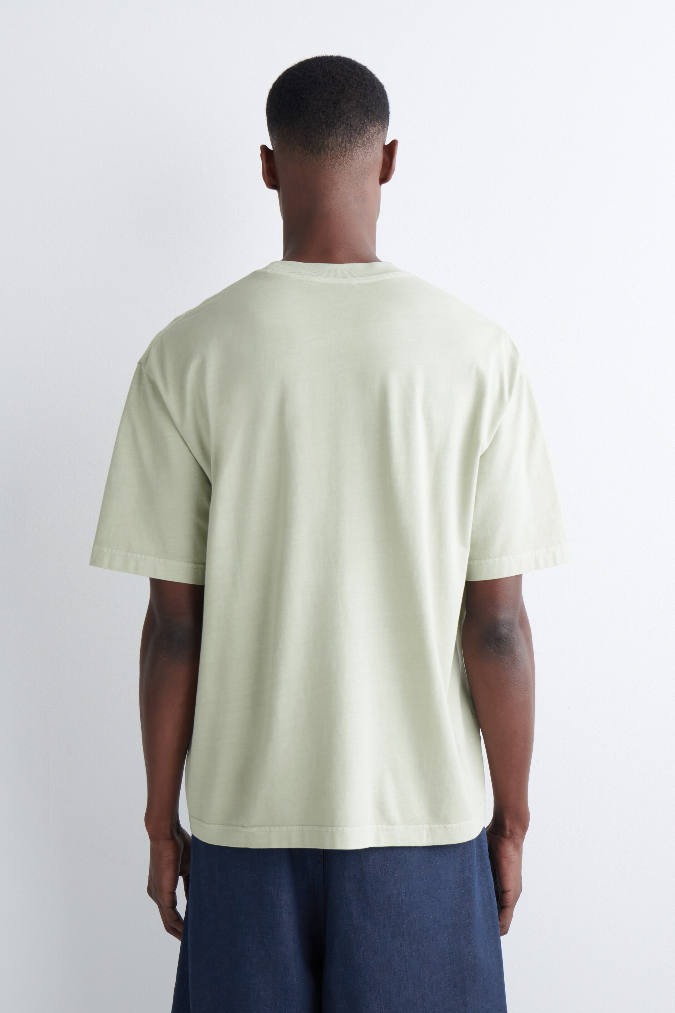 T-SHIRT IN COTONE LEGGERO CON TAGLIO RILASSATO - VERDE CHIARO - UOMO ...