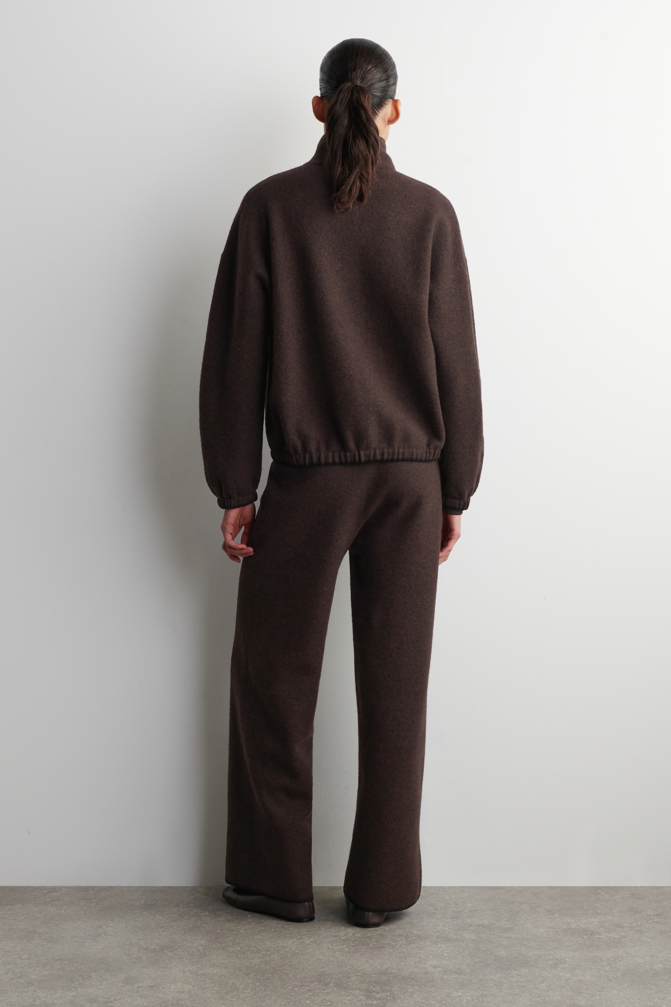 Calças de perna larga em lã merino batida - castanho mesclado - SENHORA ...