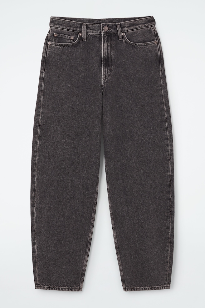 ARCH TAPERED JEANS - BLACK | COS AU