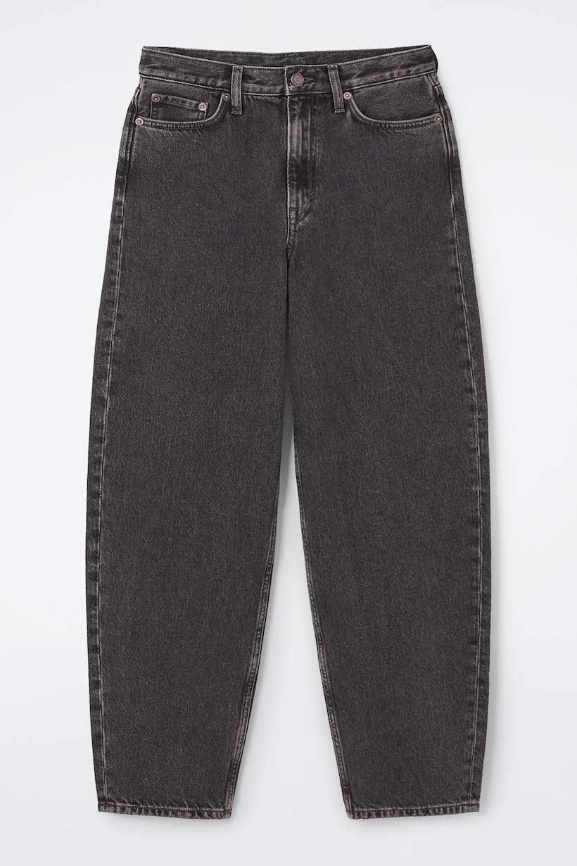 ARCH TAPERED JEANS - BLACK | COS