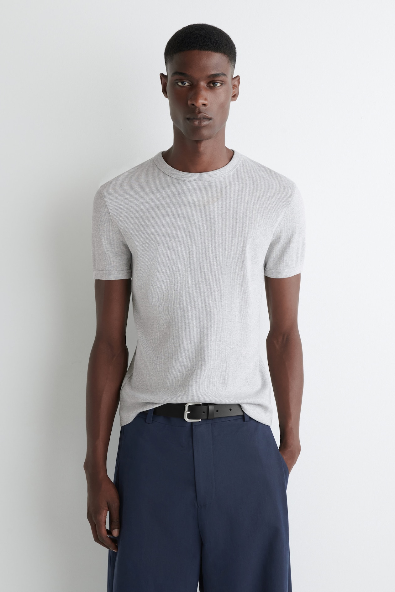 SLIM RIBBED COTTON T-SHIRT - LIGHT GREY | COS