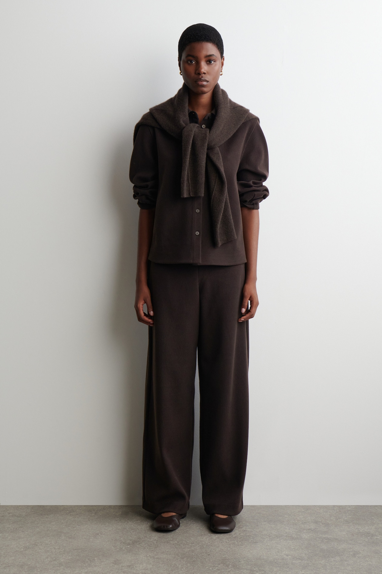 CORDUROY WIDE-LEG TROUSERS - DARK BROWN | COS CH