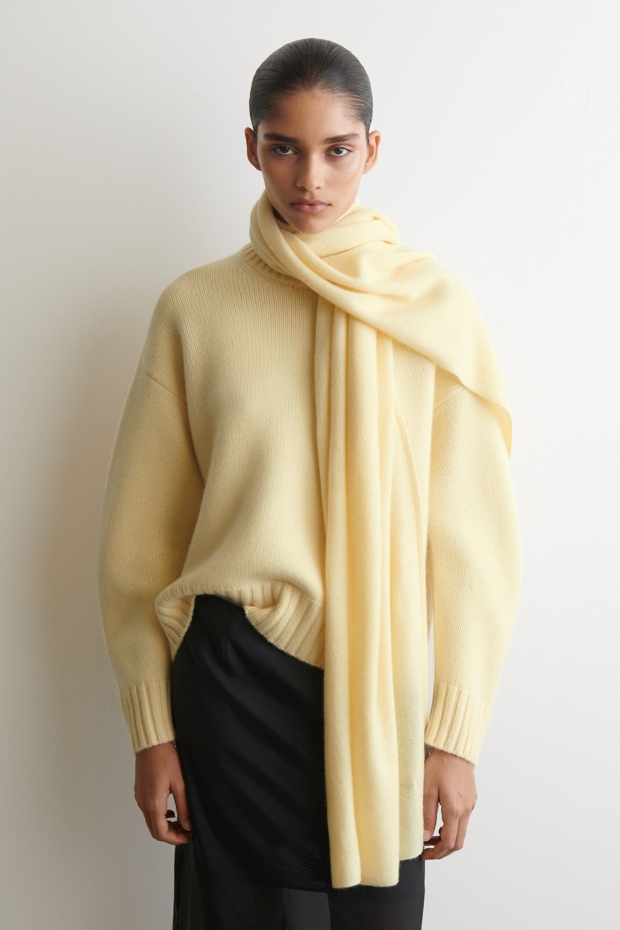 CHUNKY PURE CASHMERE CREW-NECK SWEATER - BUTTER YELLOW | COS US