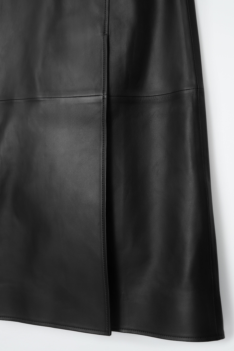 LEATHER MIDI SKIRT - BLACK | COS