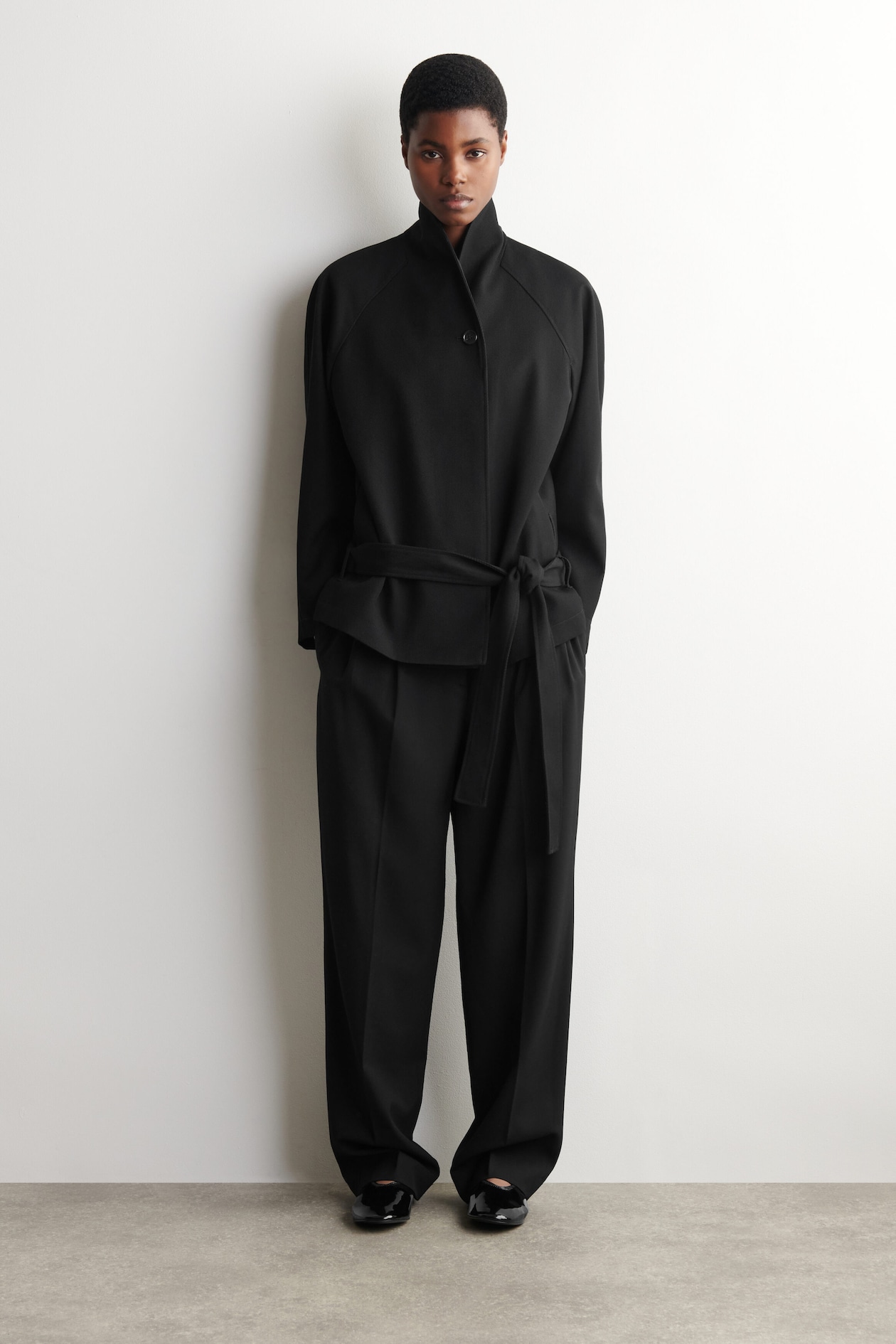 MINIMAL PATENT LEATHER BALLET FLATS - BLACK | COS IE