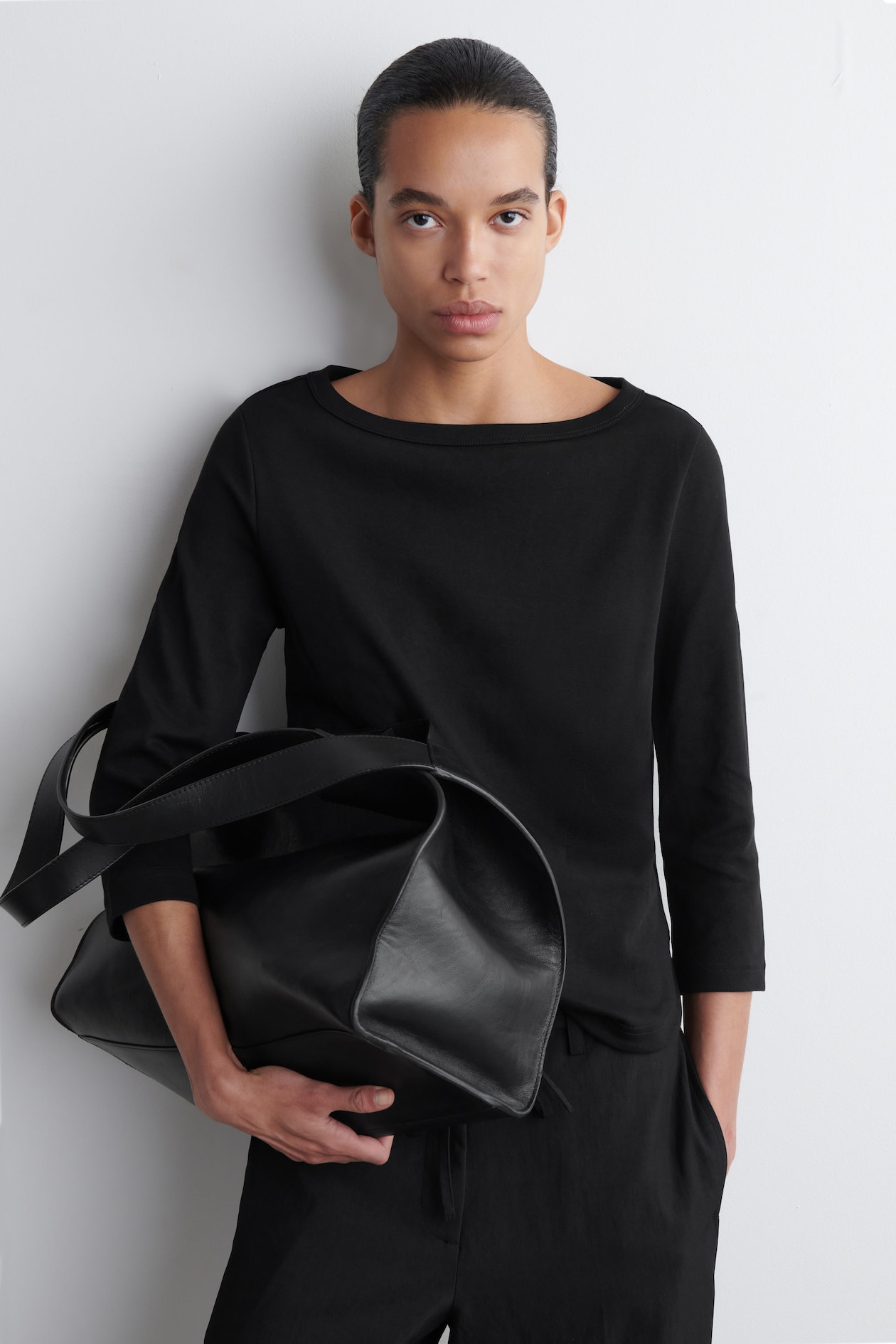 3/4 SLEEVE COTTON TOP - BLACK | COS