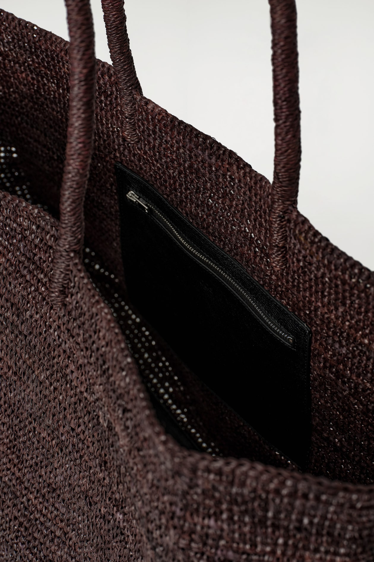 OVERSIZED HAND-WOVEN TOTE BAG - RAFFIA - DARK BROWN | COS