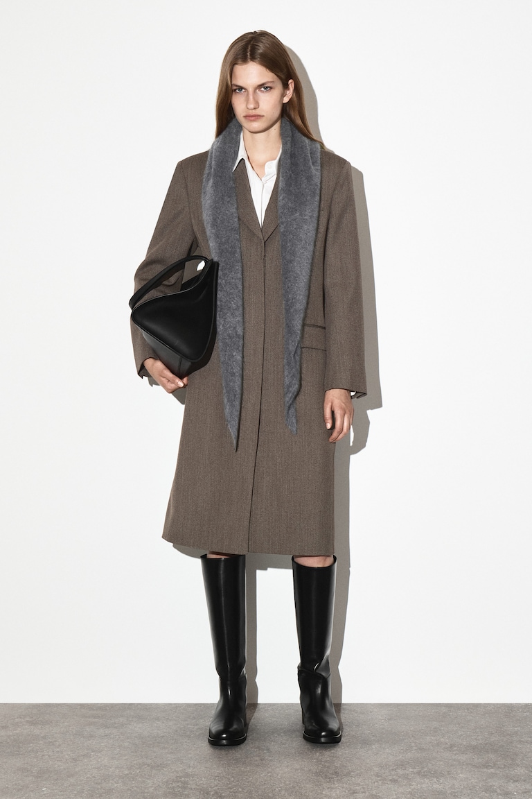 BRUSHED-CASHMERE TRIANGLE SCARF - DARK GREY | COS IE