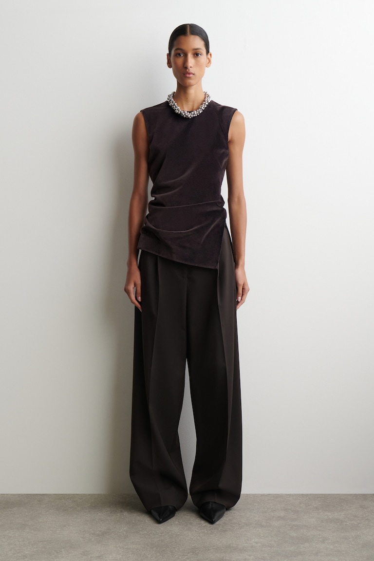 ASYMMETRIC VELVET TOP - DARK BROWN | COS