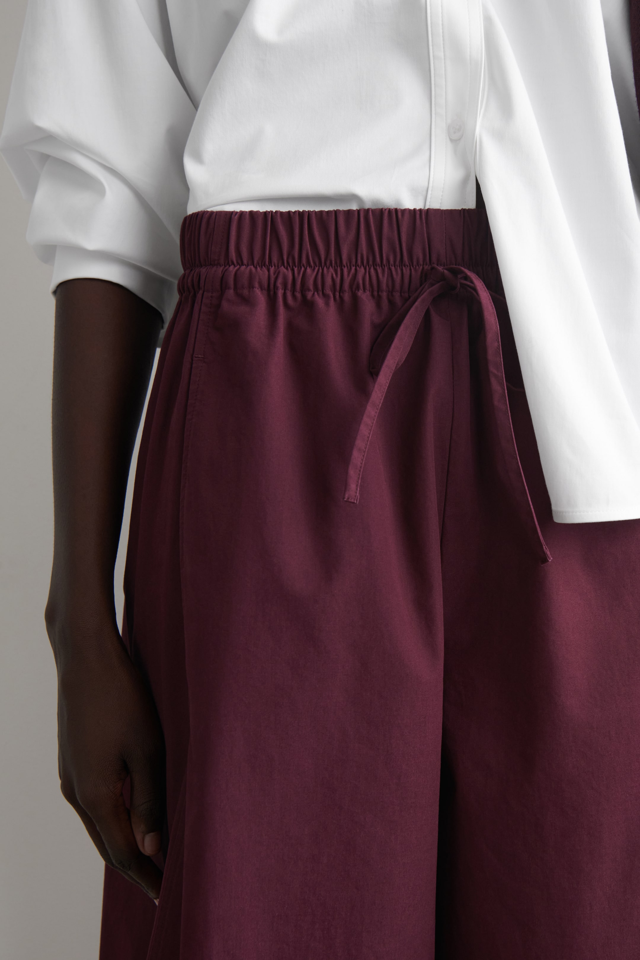 Bukser med tønneformede ben og elastisk midje - Mørkerød - Ladies | H&M NO