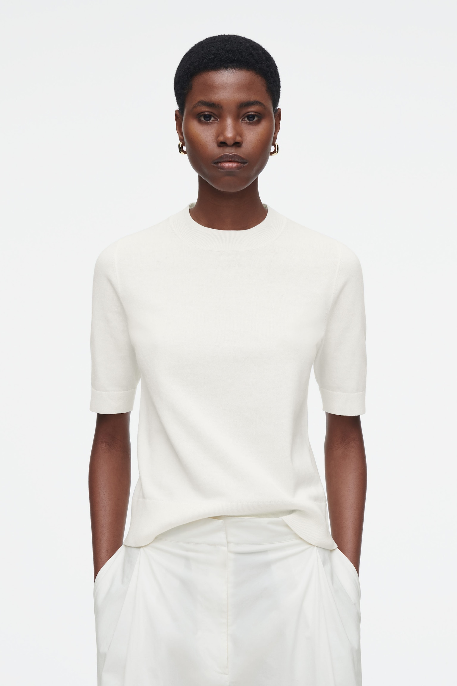 REGULAR KNITTED T-SHIRT - OFF-WHITE | COS