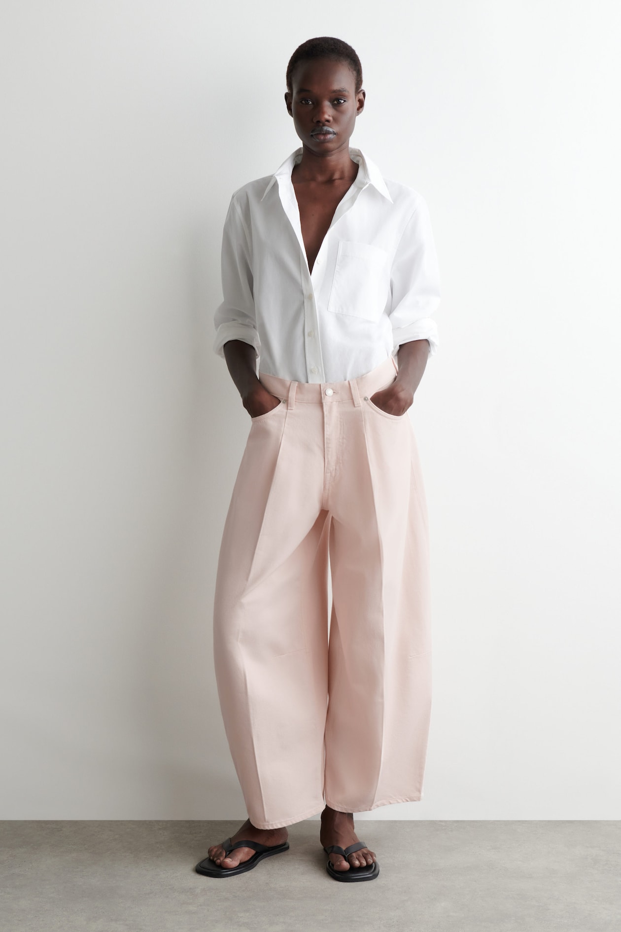 TWINE BARREL-LEG JEANS - LJUSROSA | COS