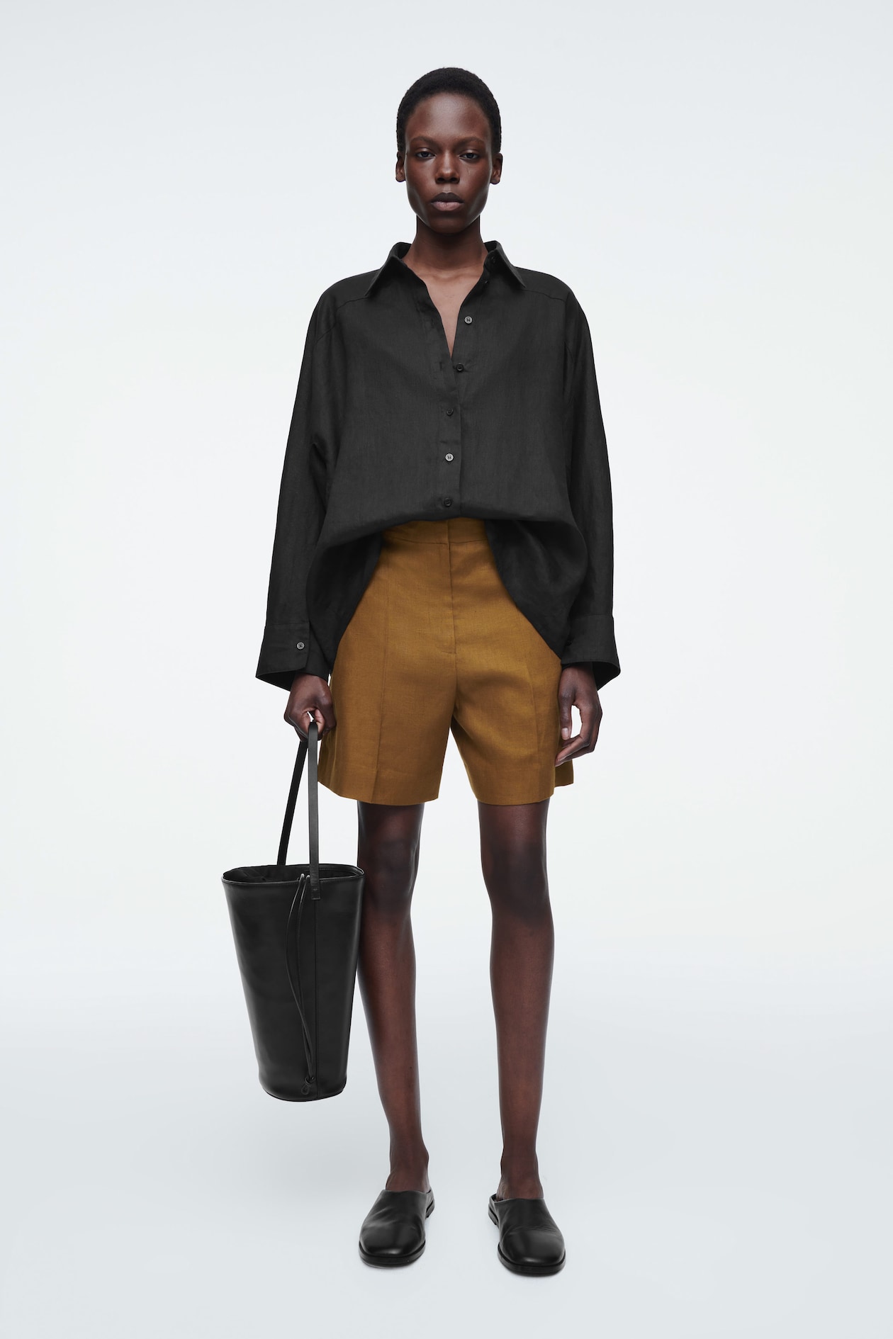 TAILORED ELASTICATED LINEN SHORTS - OCHRE | COS