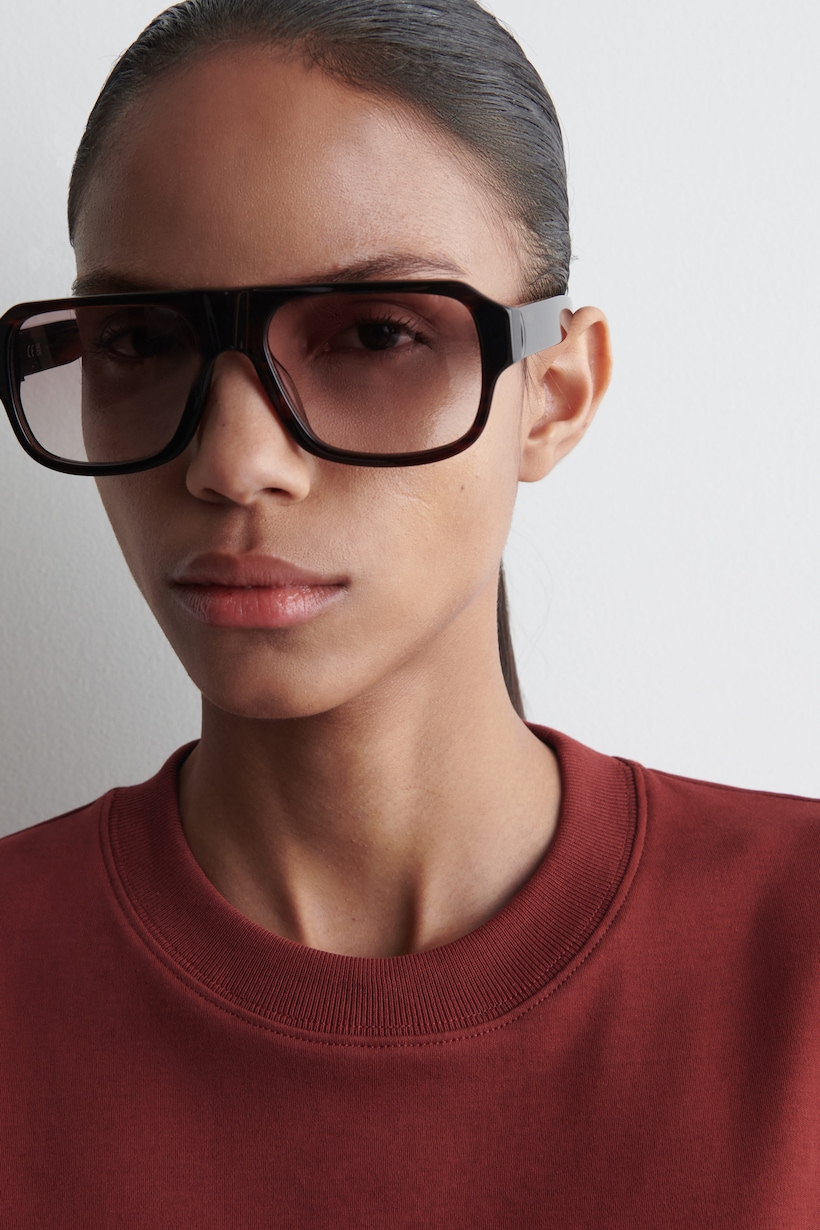 CLEAN CUT REGULAR T-SHIRT - DARK RED | COS