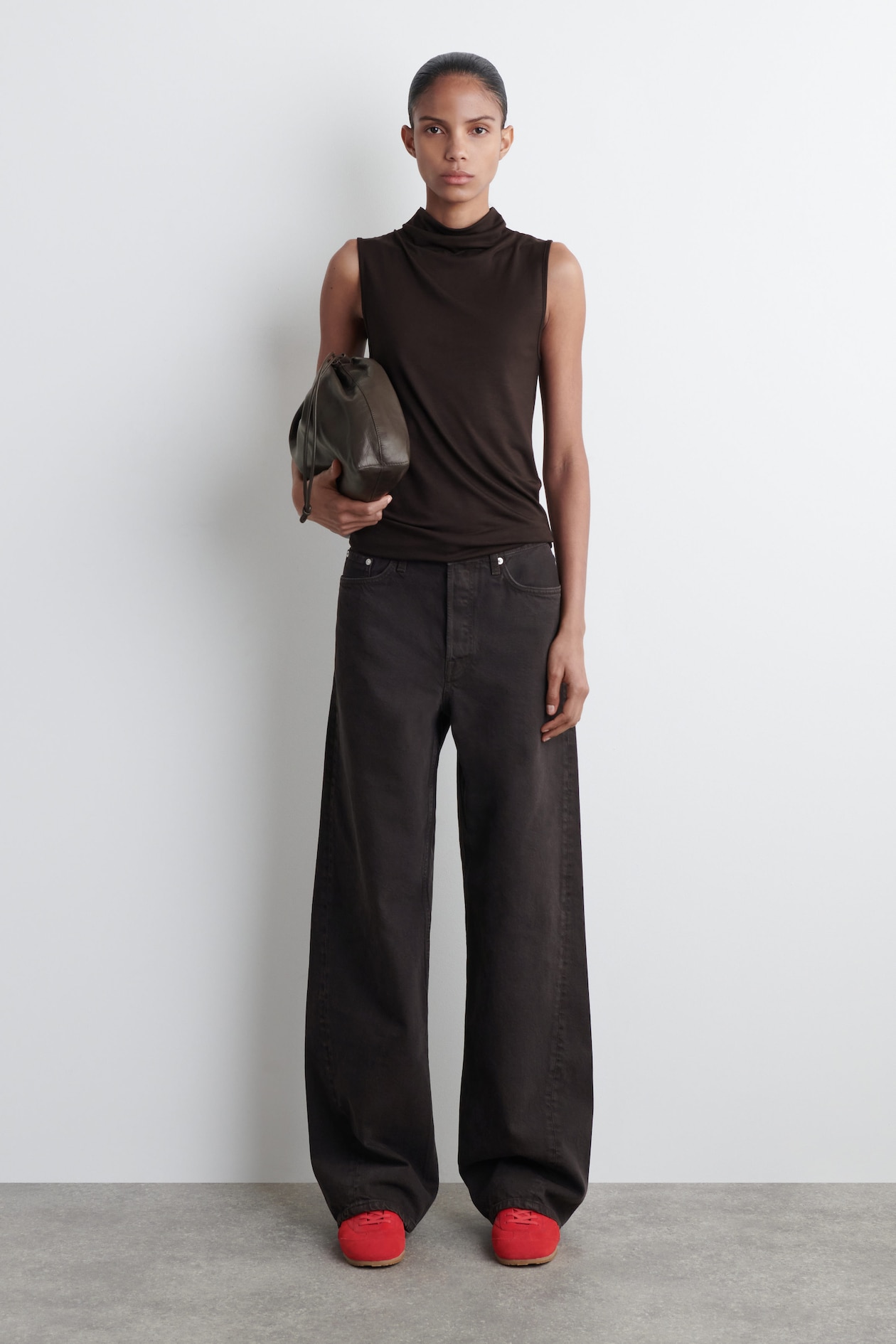 MINIMAL LEATHER SNEAKERS - CRIMSON | COS