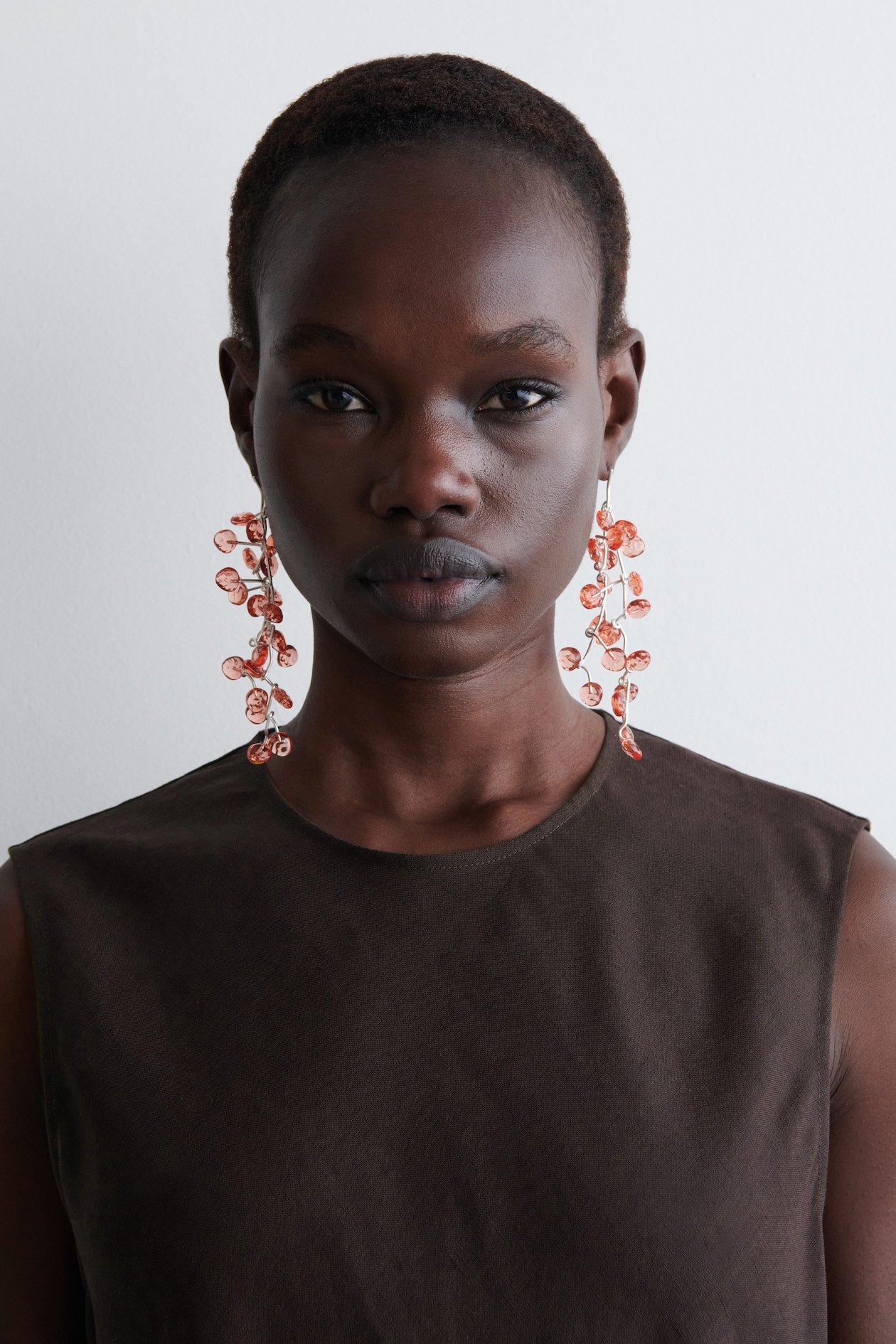 CASCADING EARRINGS - ORANGE / SILVER | COS