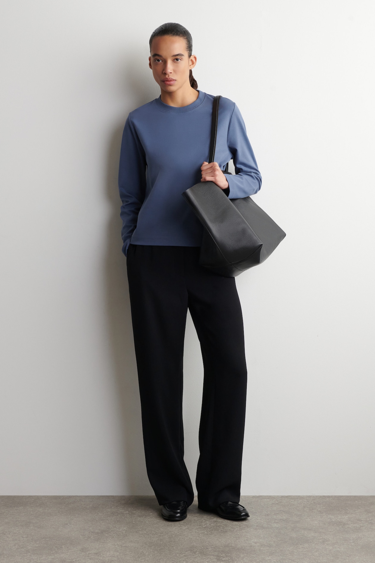 CLEAN CUT LONG-SLEEVED T-SHIRT - BLUE | COS US
