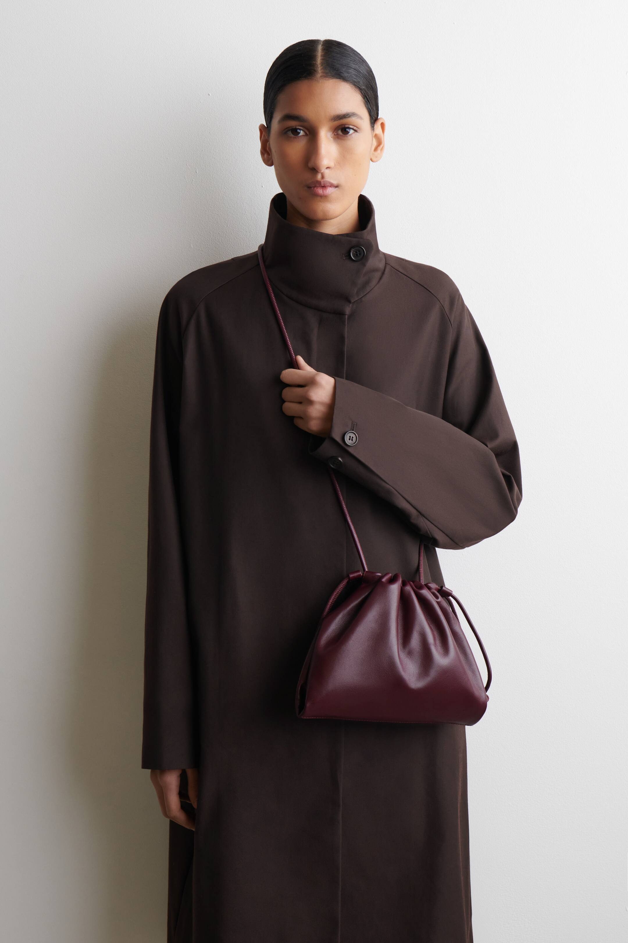 Geantă plic mini cavatelli - piele - BORDEAUX - FEMEI | H&M RO