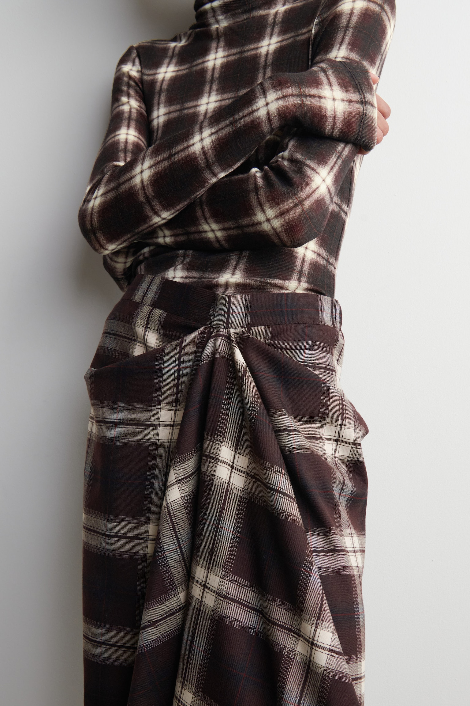 DRAPED CHECKED MIDI SKIRT - BURGUNDY / CHECKED | COS