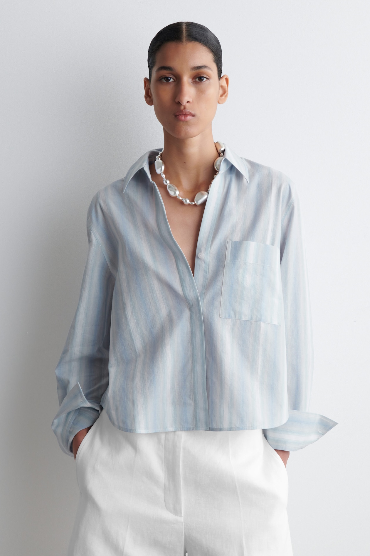 CROPPED STRIPED COTTON SHIRT - BLUE / STRIPED | COS