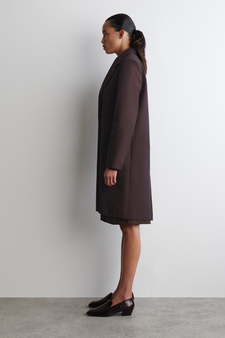 MANTEAU TAILLEUR LONG EN COTON - BORDEAUX | COS