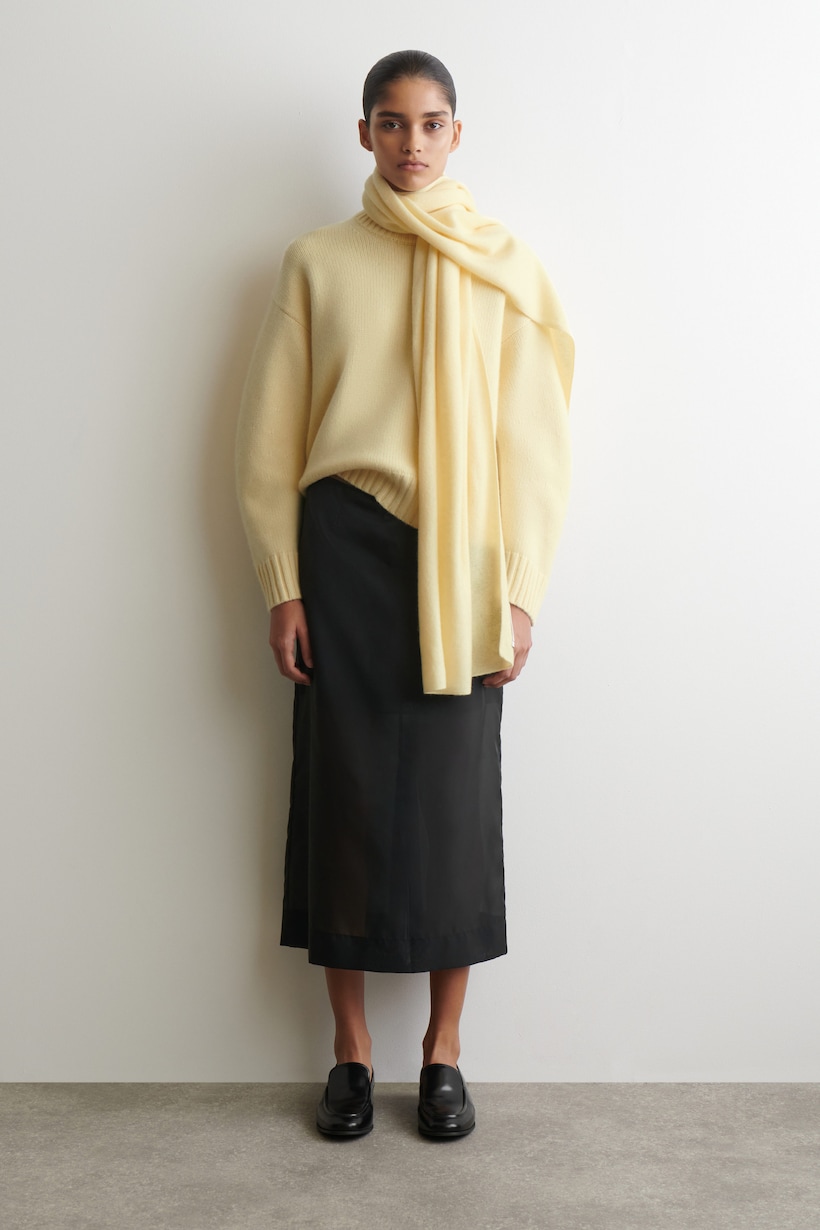 CHUNKY PURE CASHMERE CREW-NECK SWEATER - BUTTER YELLOW | COS US