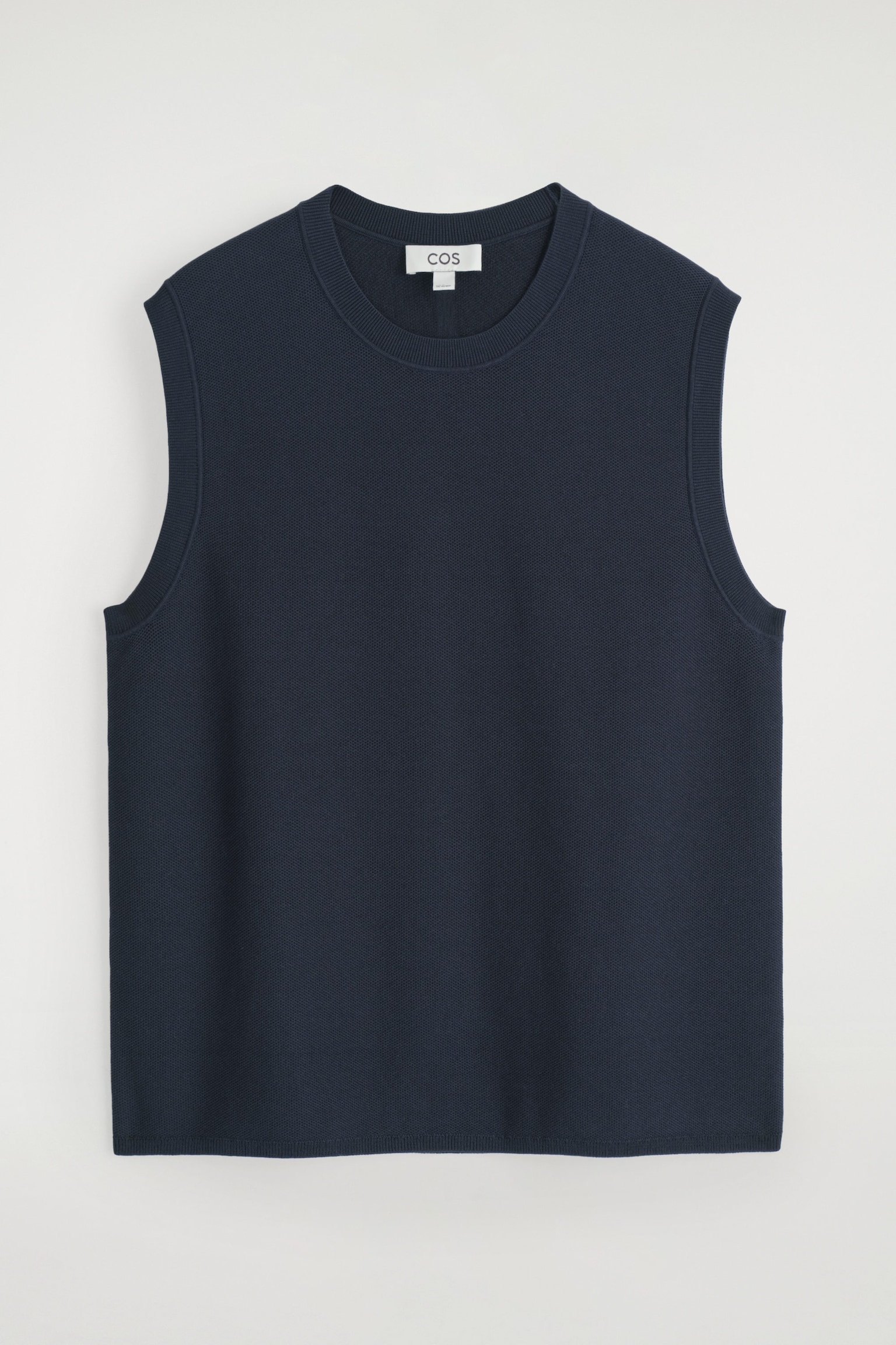 HONEYCOMB-KNIT TANK TOP - NAVY | COS