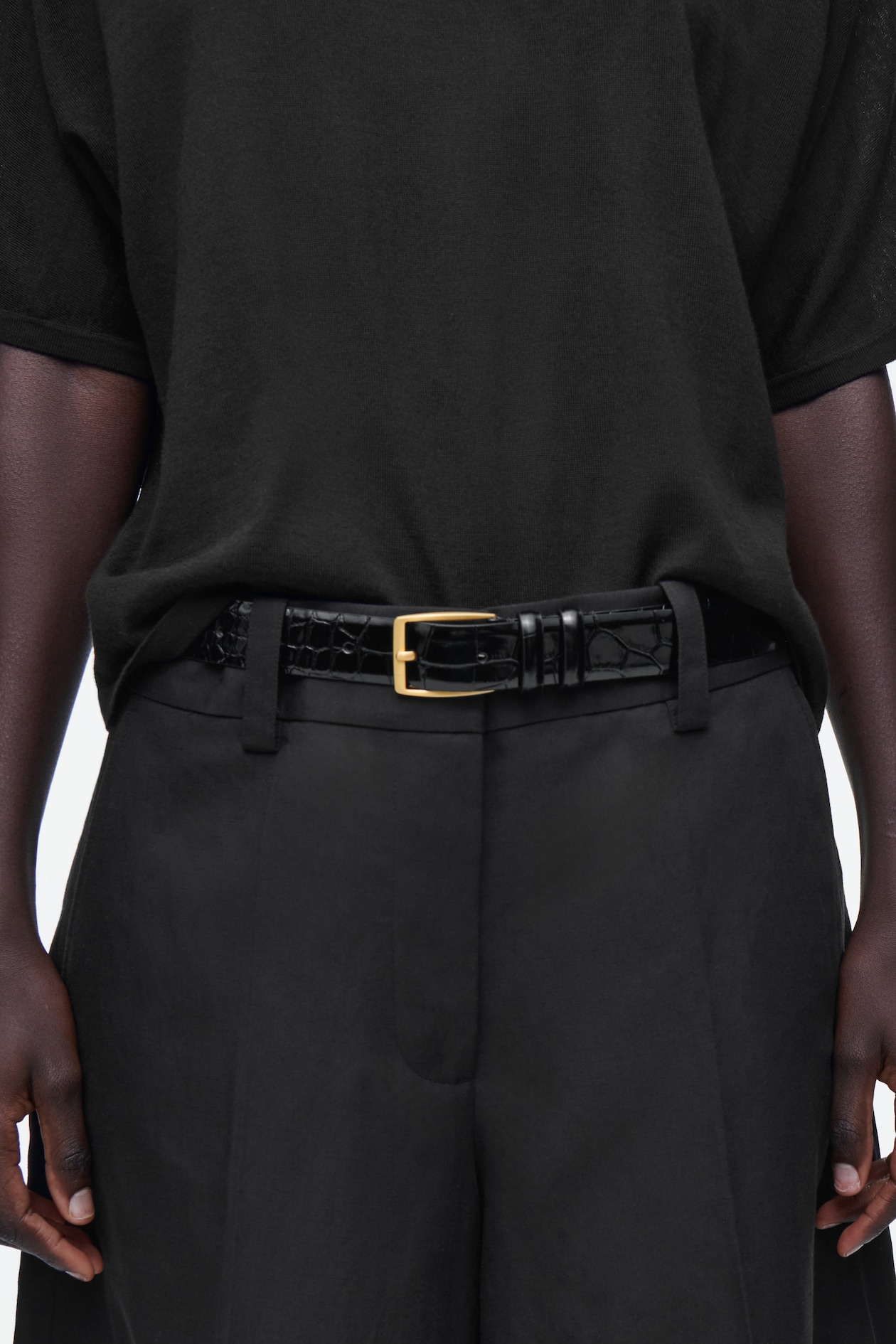 CROC-EMBOSSED LEATHER BELT - BLACK | COS