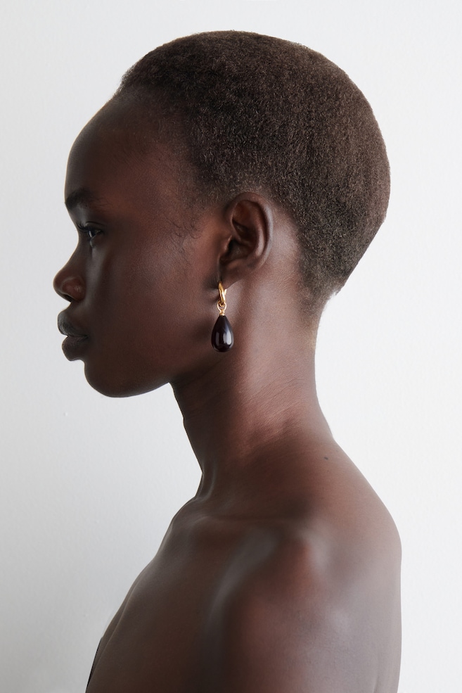 TWISTED HOOP CHARM EARRINGS - GOLD | COS US