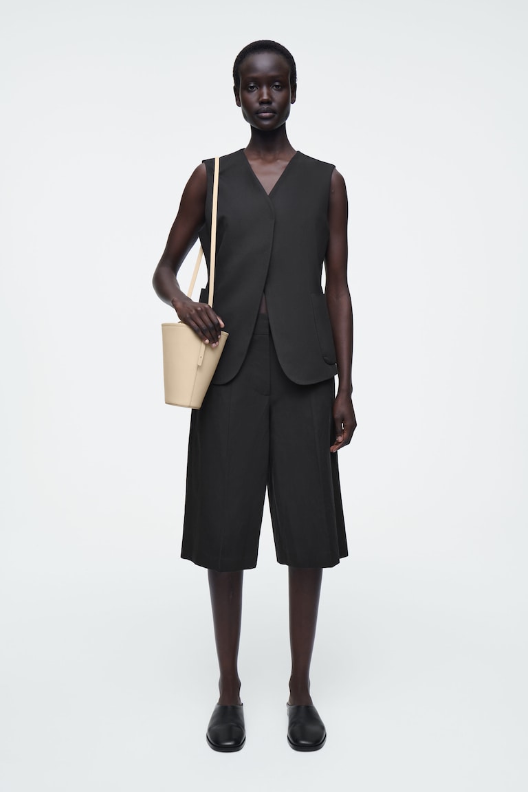 MINI BUCKET BAG - NUBUCK - BUTTERMILK | COS