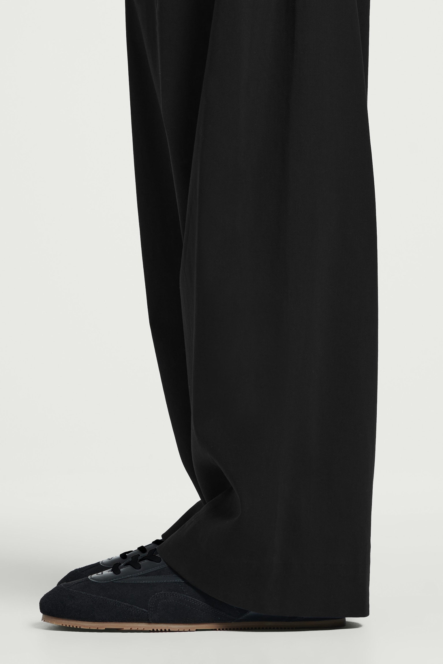 MINIMAL SUEDE SNEAKERS - BLACK | COS