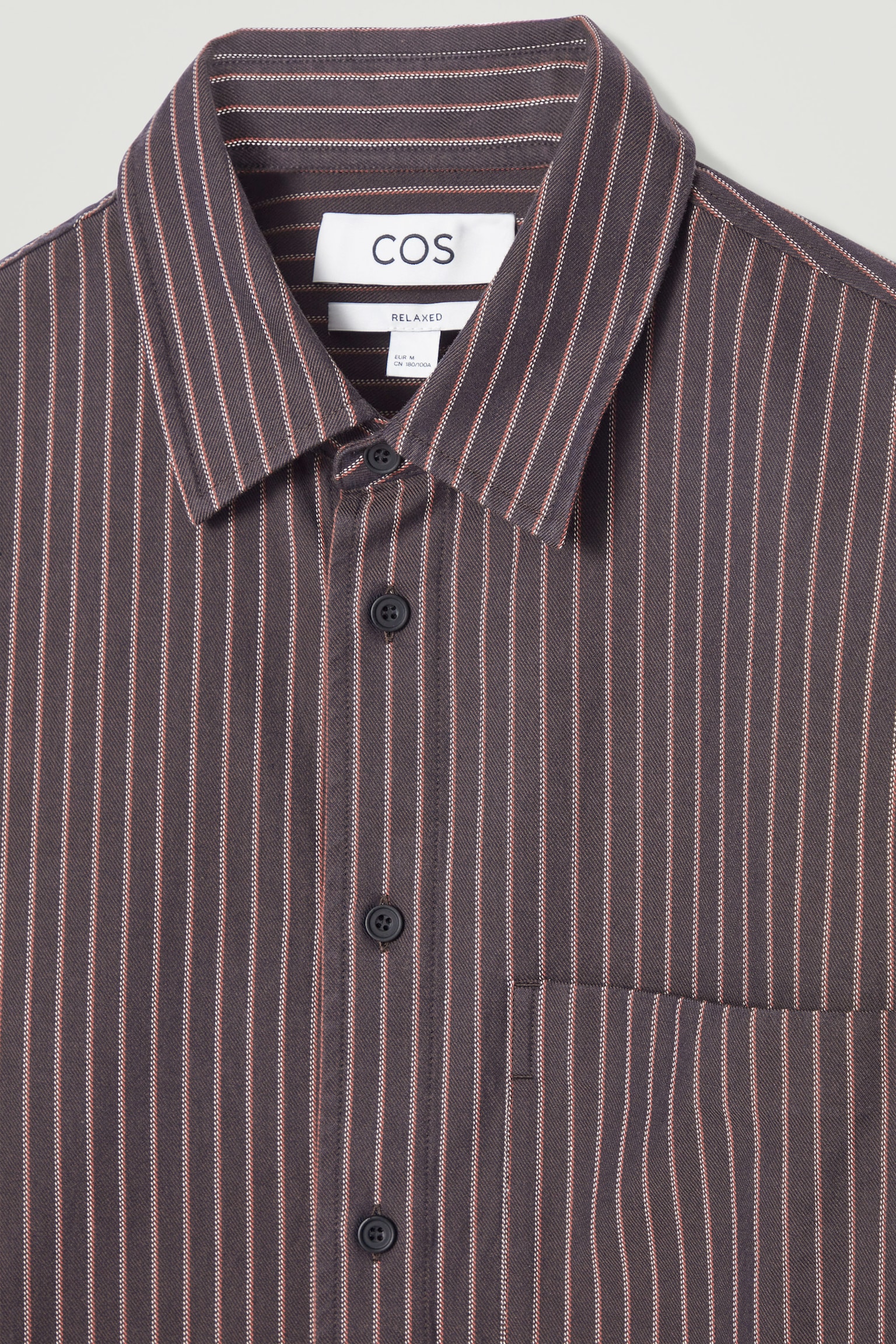 CHEMISE DÉCONTRACTÉE EN SERGÉ - BRUN / RAYURES | COS