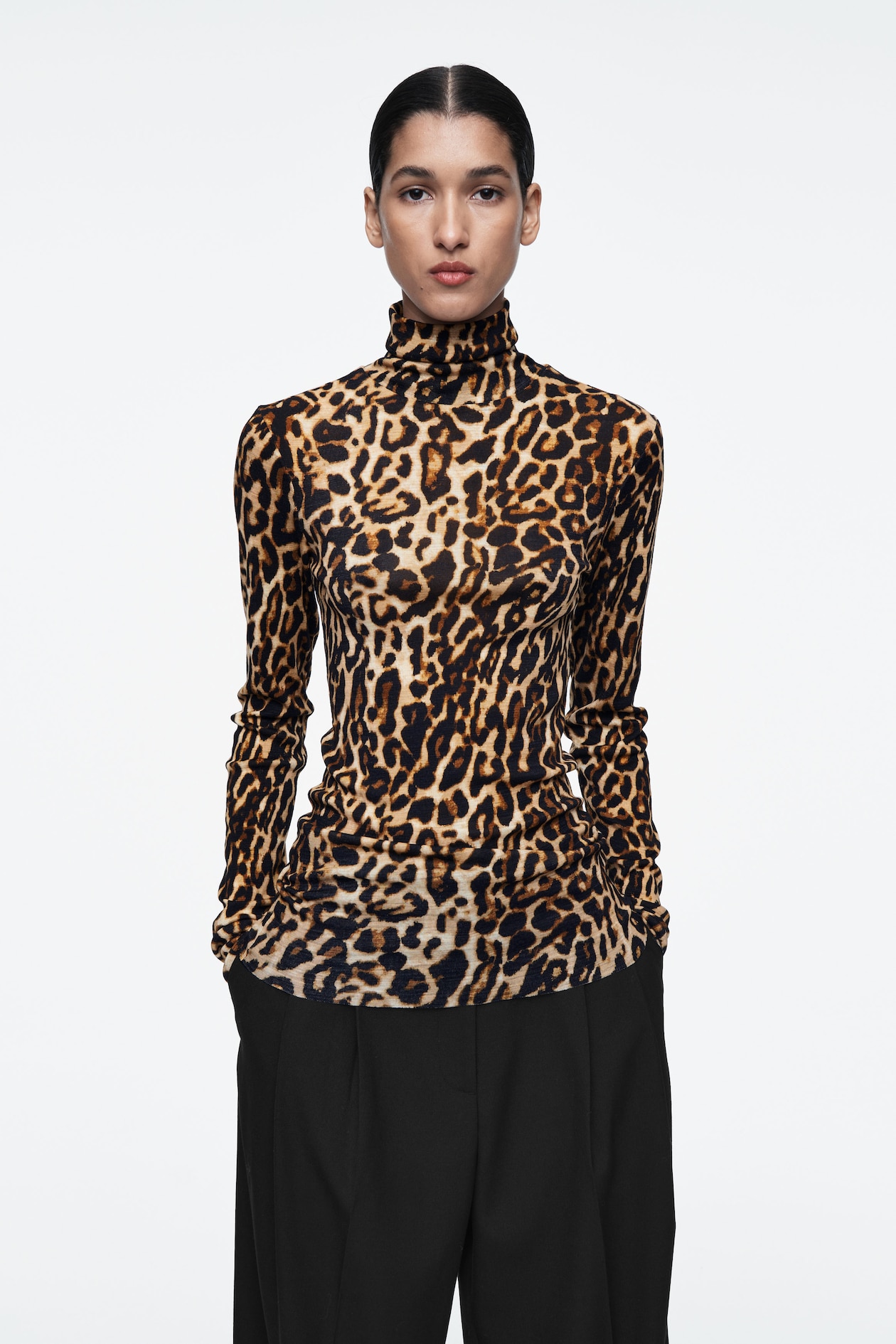 TOP COL ROULÉ LAINE MÉRINOS - LÉOPARD | COS