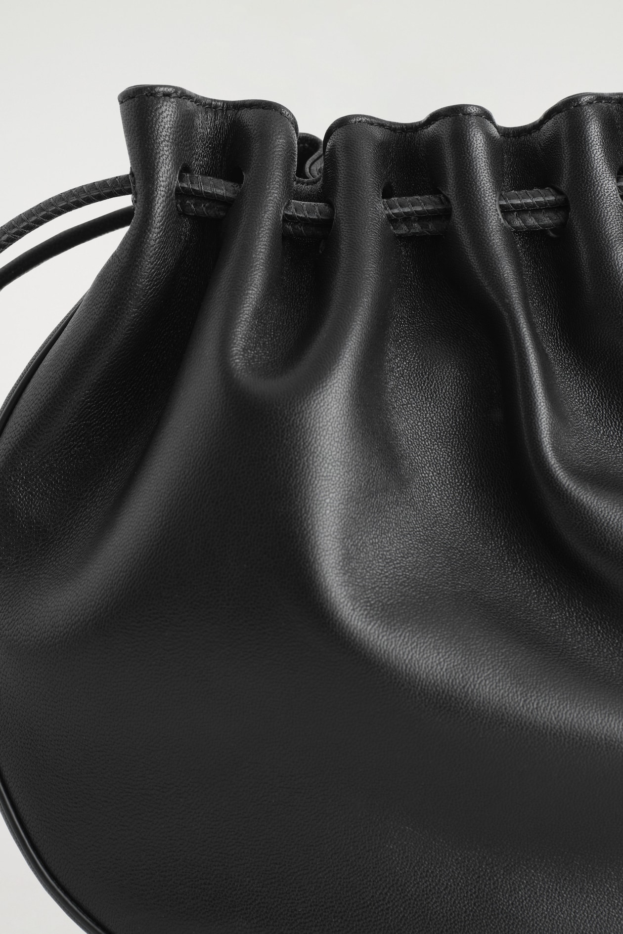 GATHERED POUCH BAG - LEATHER - BLACK | COS US