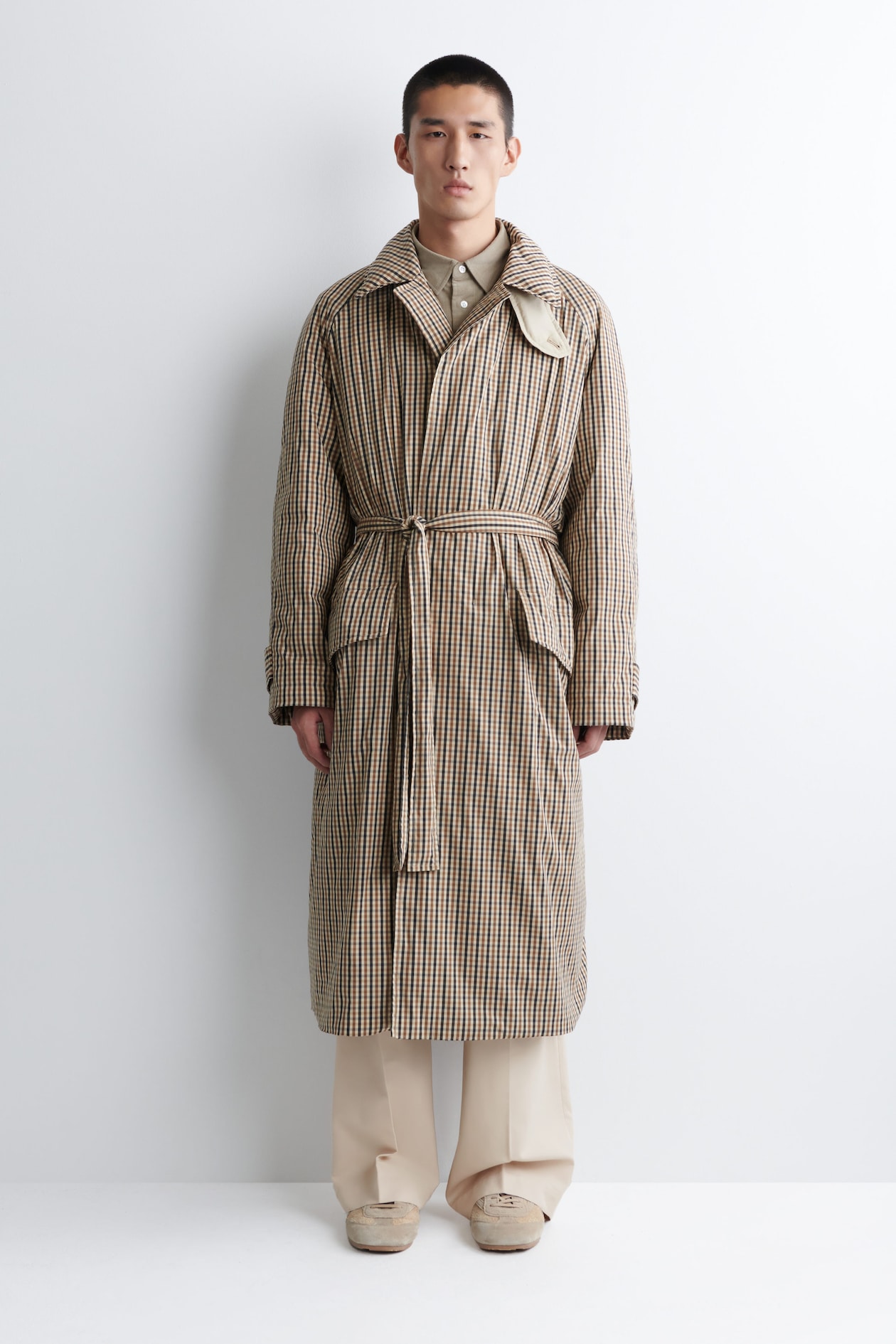 MANTEAU LONG REMBOURRÉ À COL CHEMINÉE ET CEINTURE - BEIGE / CARREAUX ...