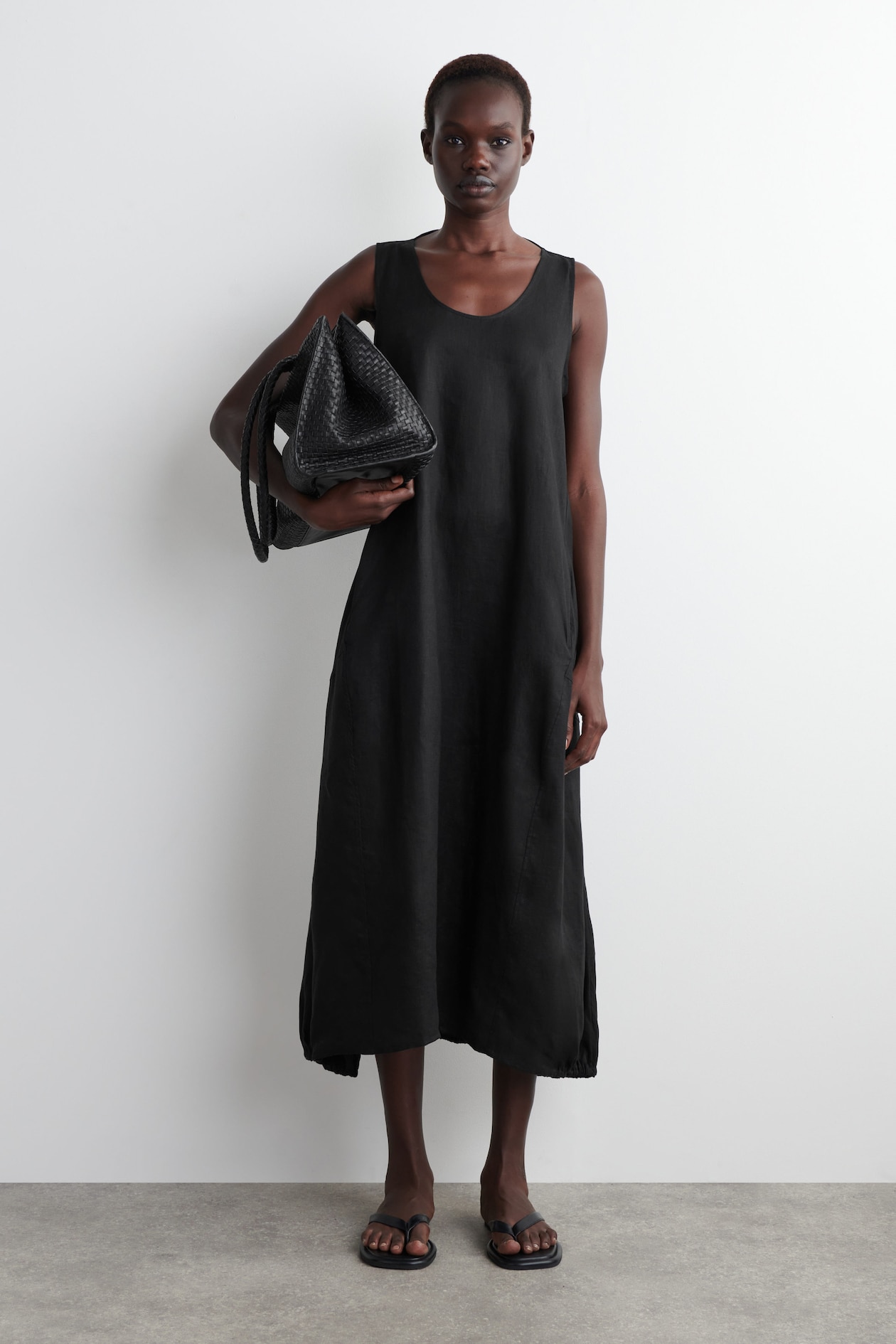 ELASTICATED-HEM LINEN MAXI DRESS - BLACK | COS