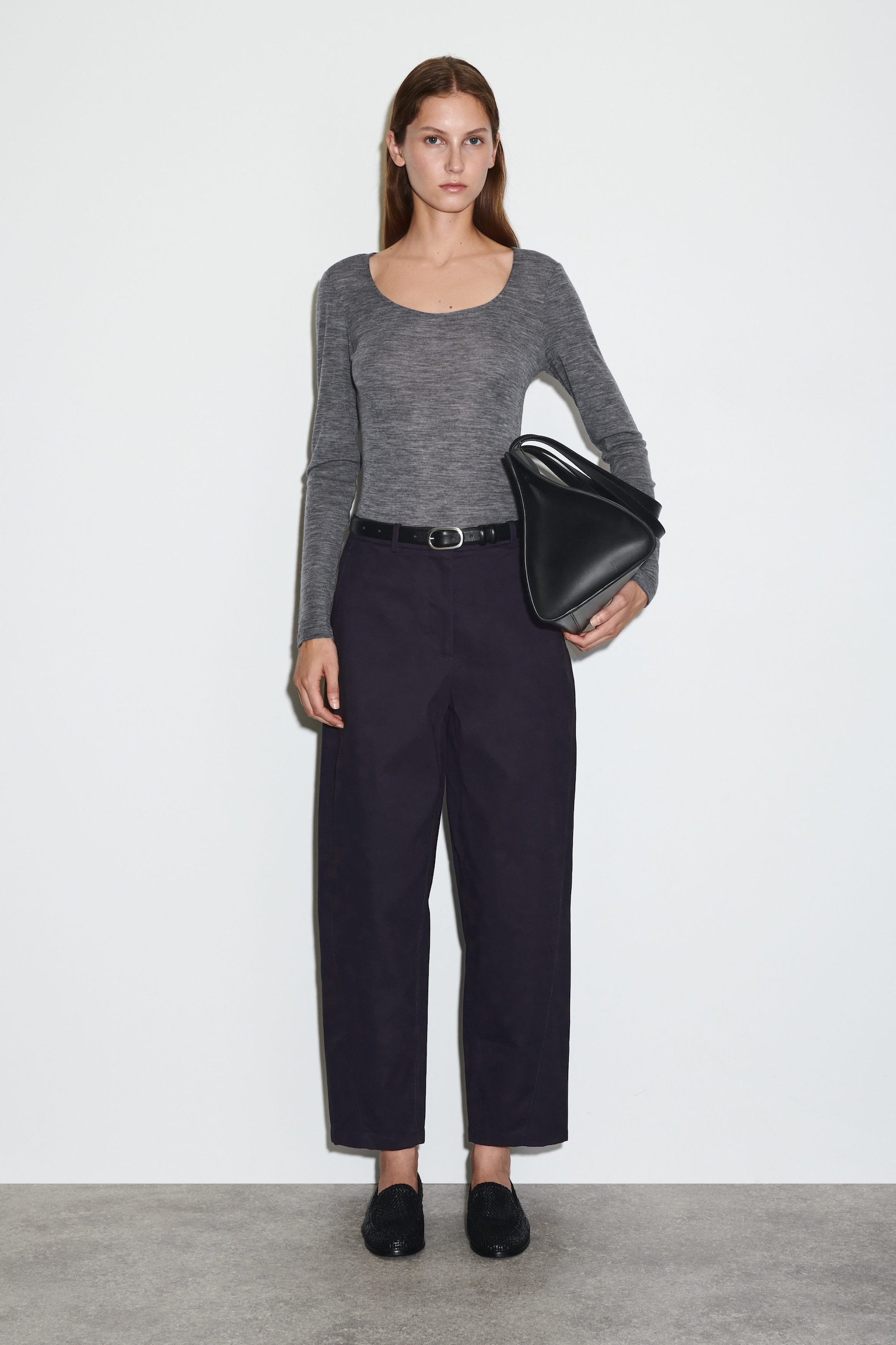 BARREL-LEG COTTON CHINOS - NAVY | COS