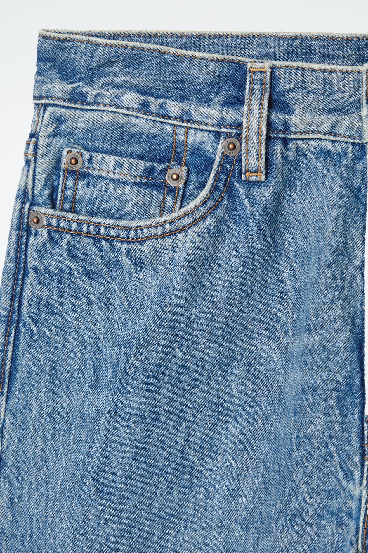 ARCH TAPERED JEANS - MID BLUE | COS