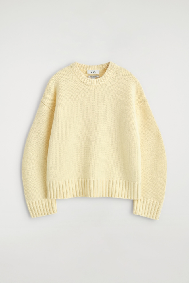 CHUNKY PURE CASHMERE CREW-NECK SWEATER - BUTTER YELLOW | COS US
