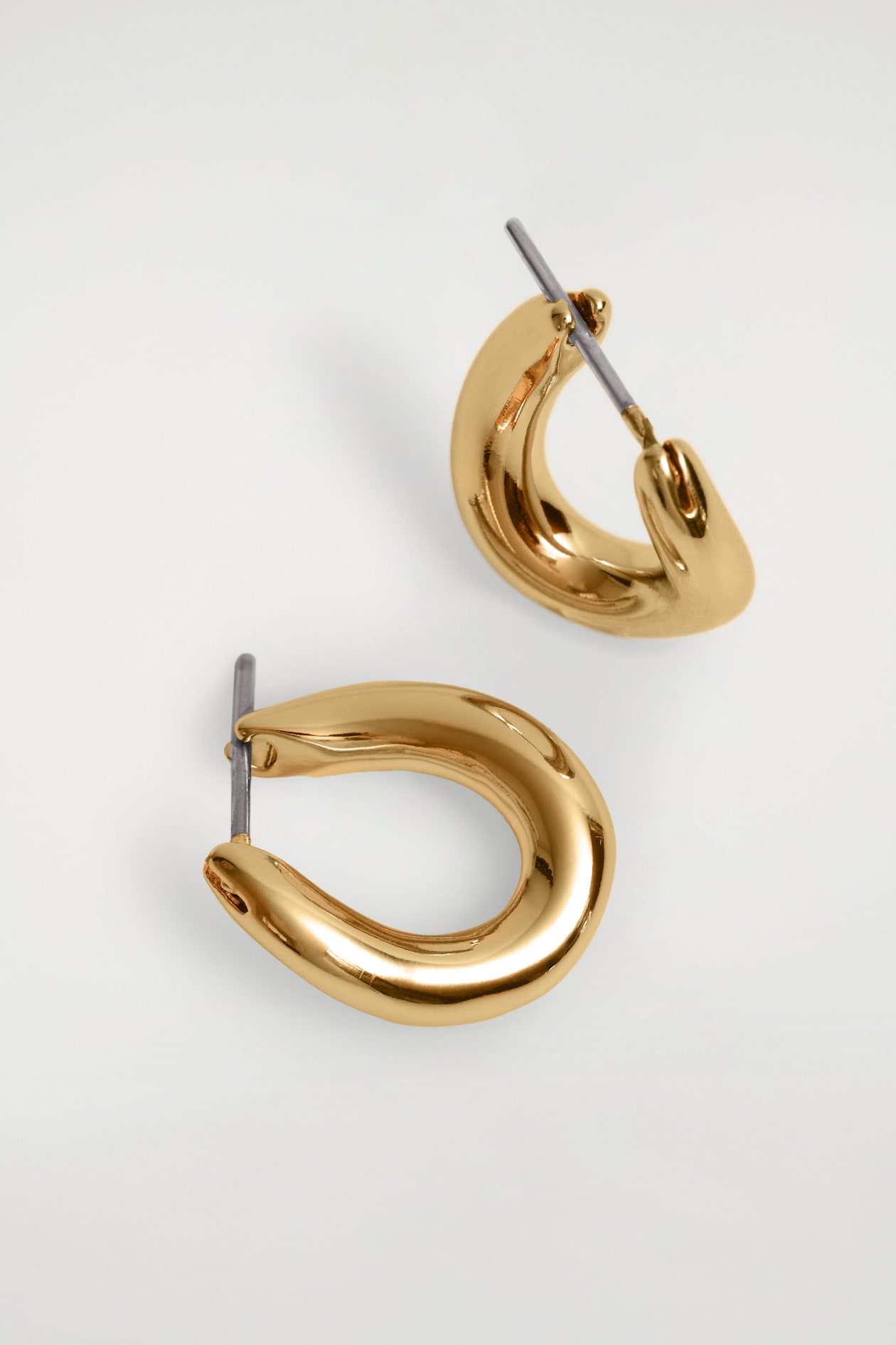 TWISTED HOOP EARRINGS - GOLD | COS