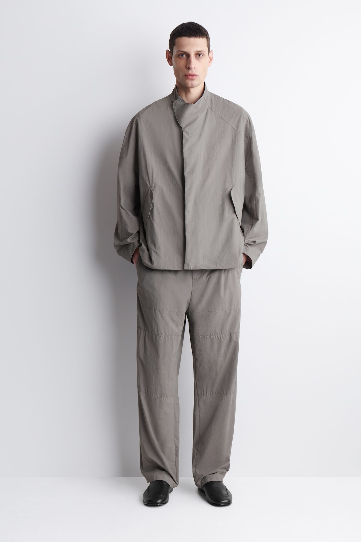 PANTALONI BARREL IN NYLON VESTIBILITÀ RILASSATA - GRIGIO PELTRO | COS IT