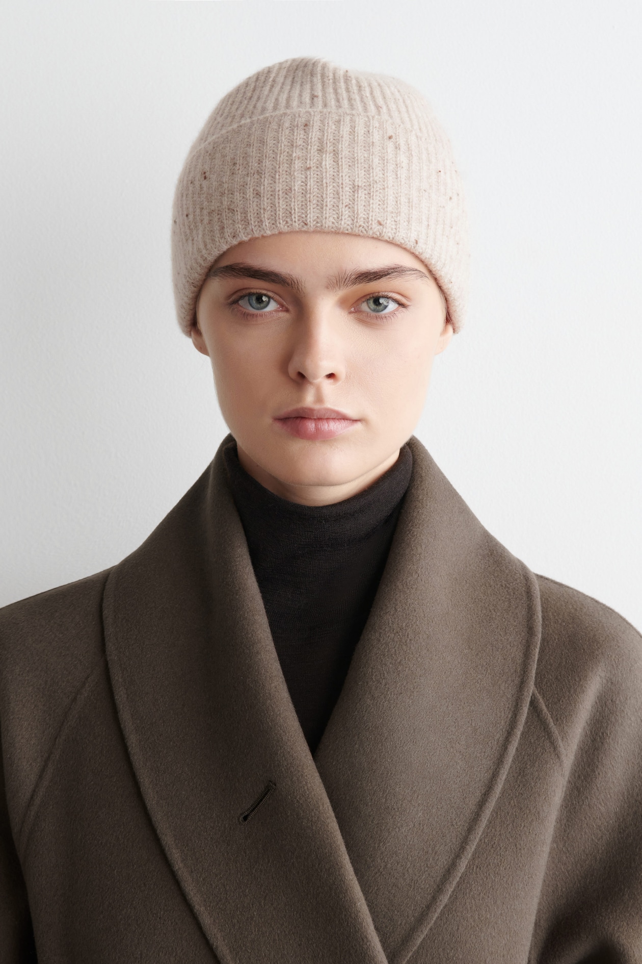 BONNET EN LAINE-CACHEMIRE - BEIGE CHINÉ | COS FR