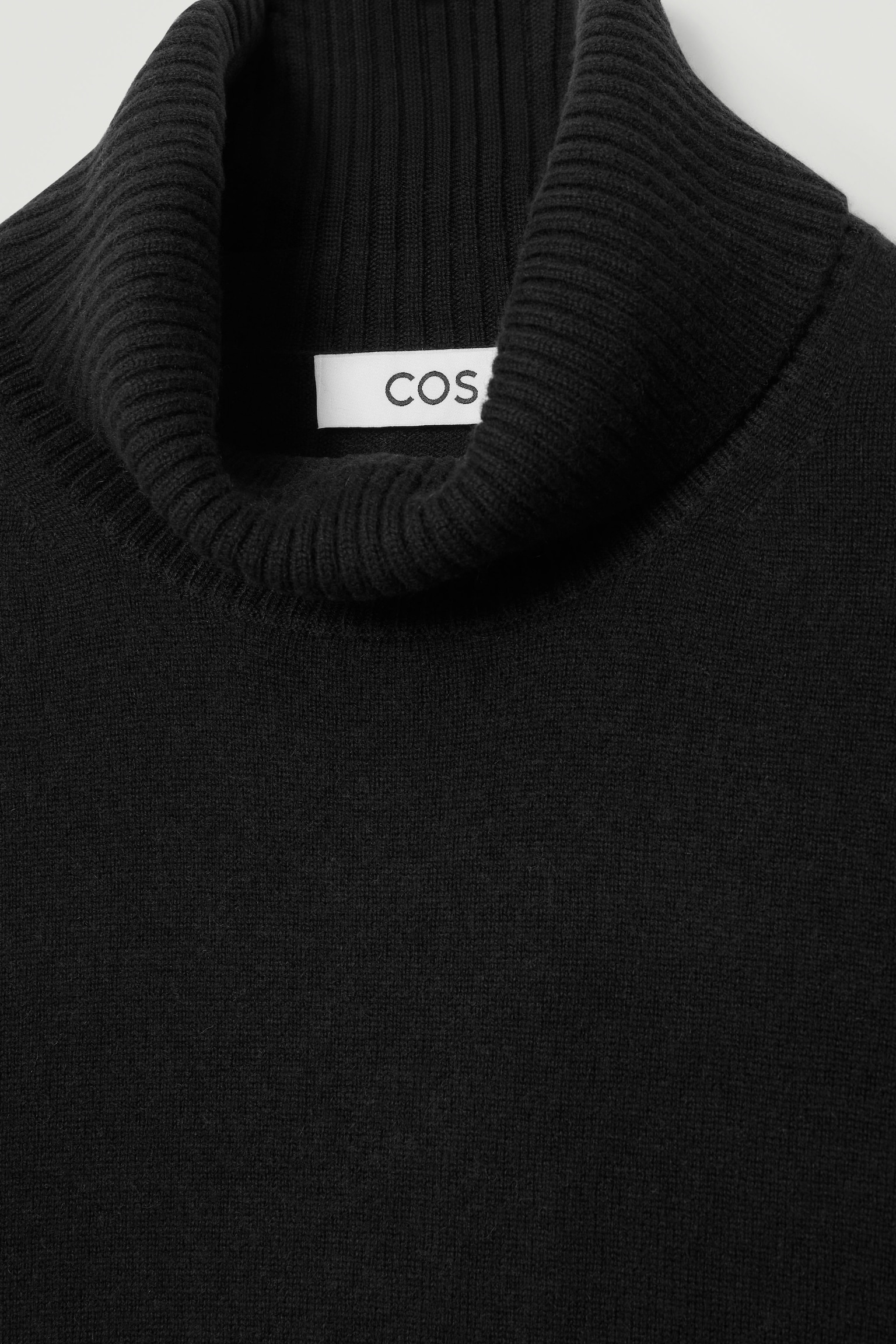WOOL-CASHMERE ROLL-NECK JUMPER - BLACK | COS