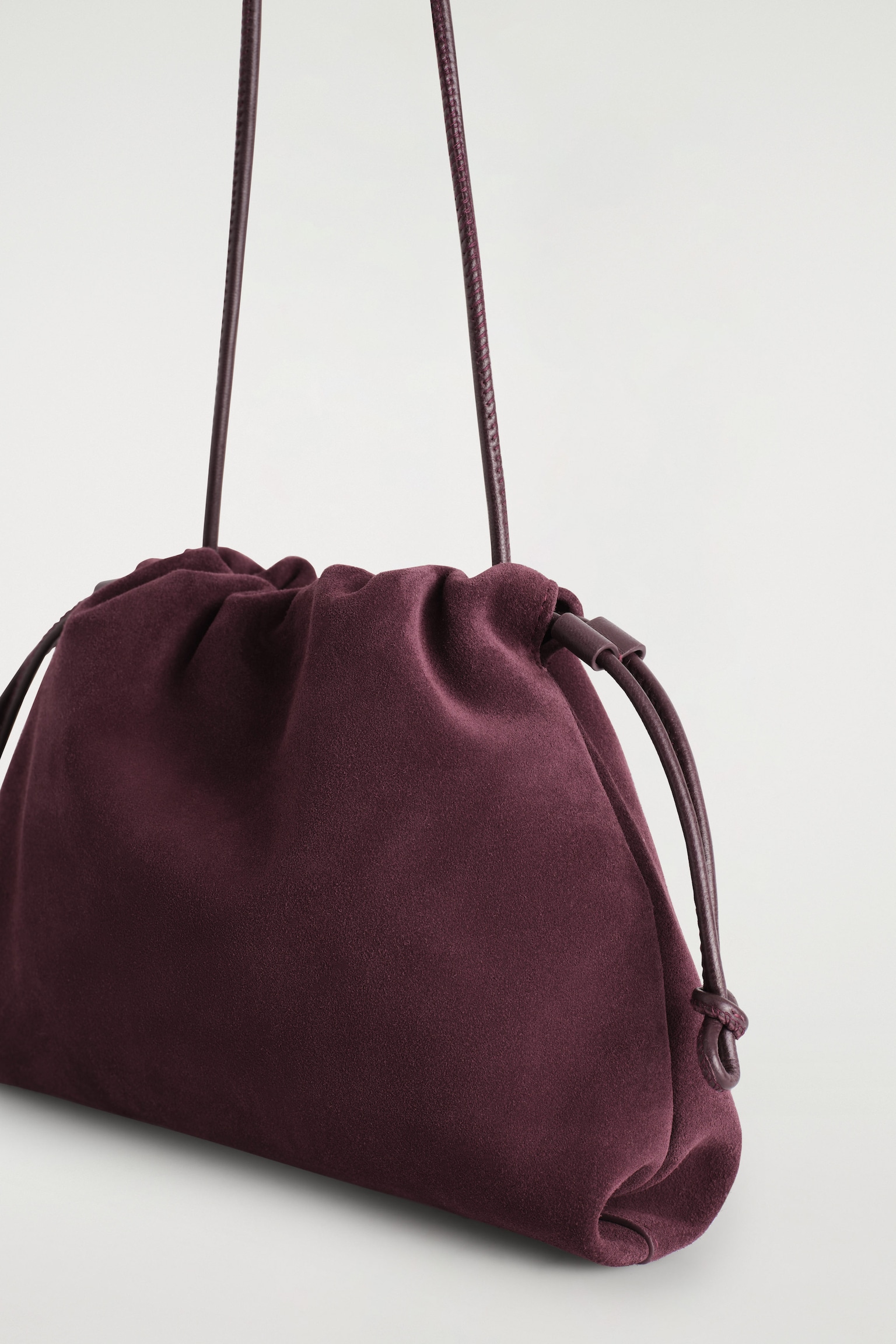 MINI CAVATELLI CLUTCH BAG - SUEDE - BURGUNDY | COS US