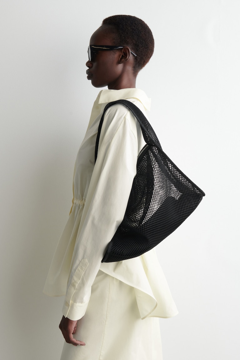 SLOUCHY MINI TOTE BAG - MESH - BLACK | COS