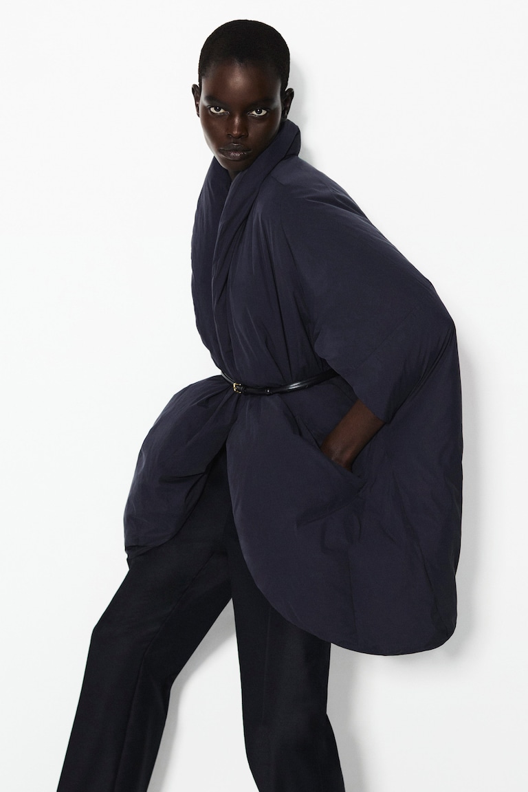 OVERSIZED SCULPTED DOWN PUFFER JACKET - NAVY | COS GB