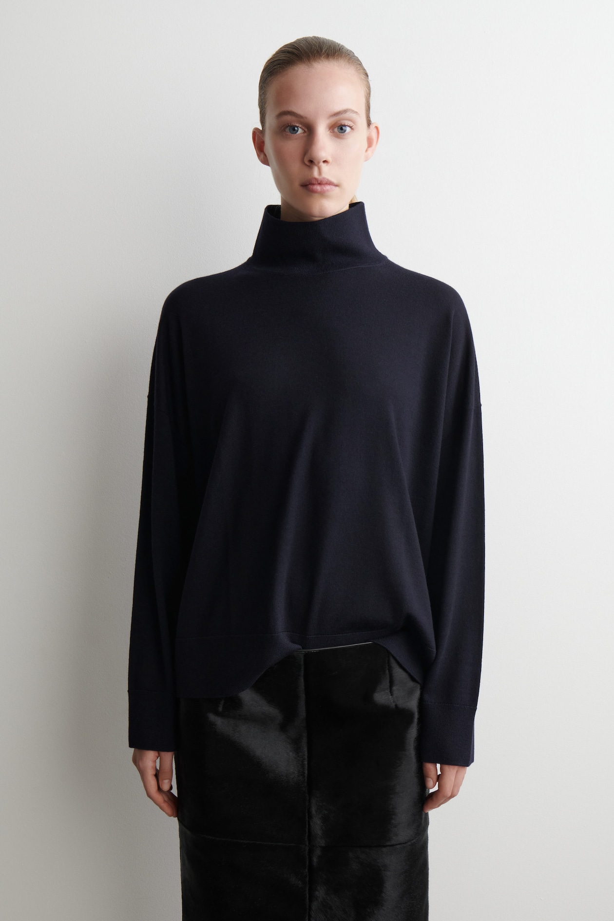 MERINO WOOL TURTLENECK SWEATER - NAVY | COS US