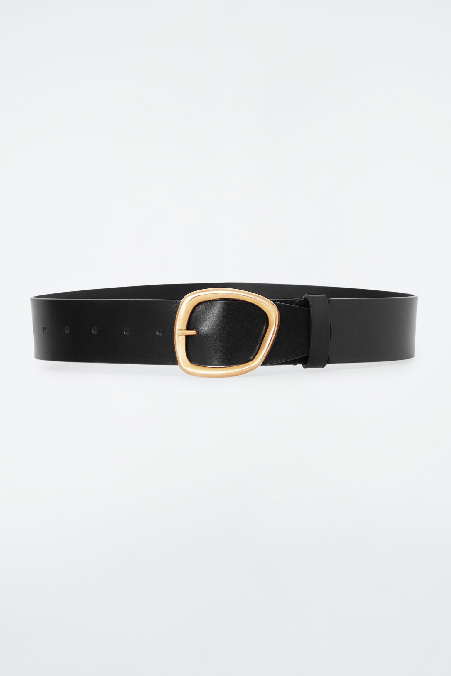 ASYMMETRIC-BUCKLE LEATHER BELT - BLACK | COS