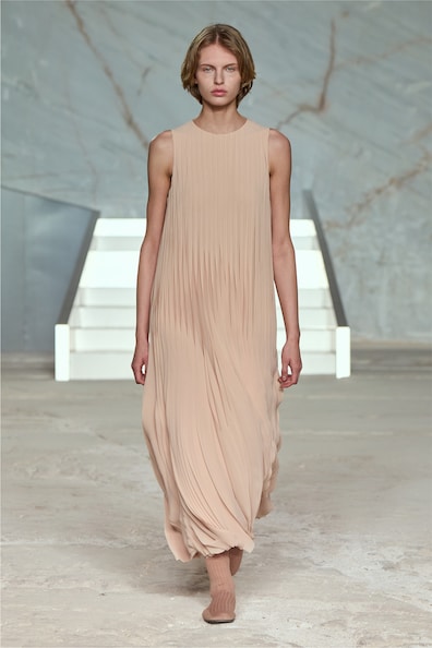Women's SS25 Runway Collection | COS GB