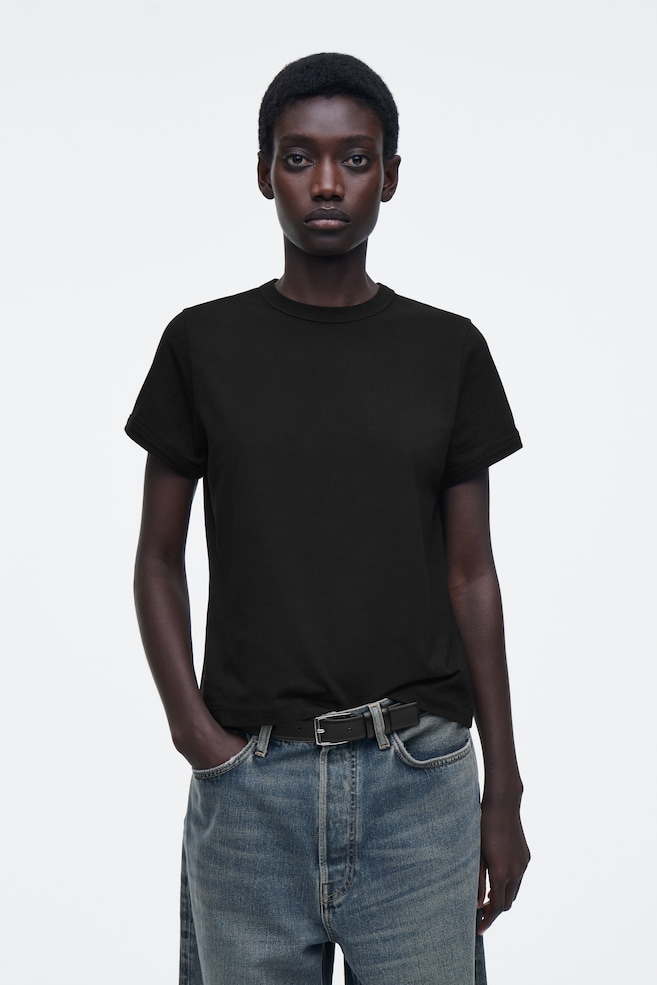 COS Collections – Wardrobe Essentials: Women’s T-shirts | COS